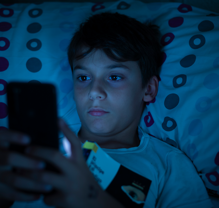 Handys für Kinder – der große Ratgeber